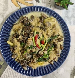 Pinoy Native Dish : Ginataang Suso’ with Tanglad & Spinach