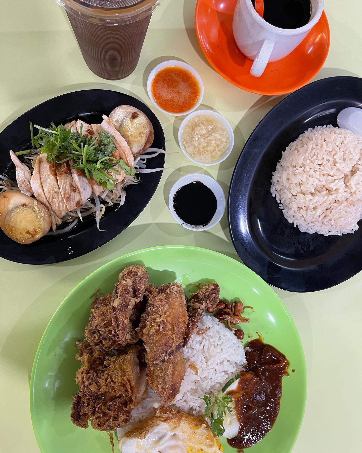 When in Singapore – Breakfast at a Hawker Center